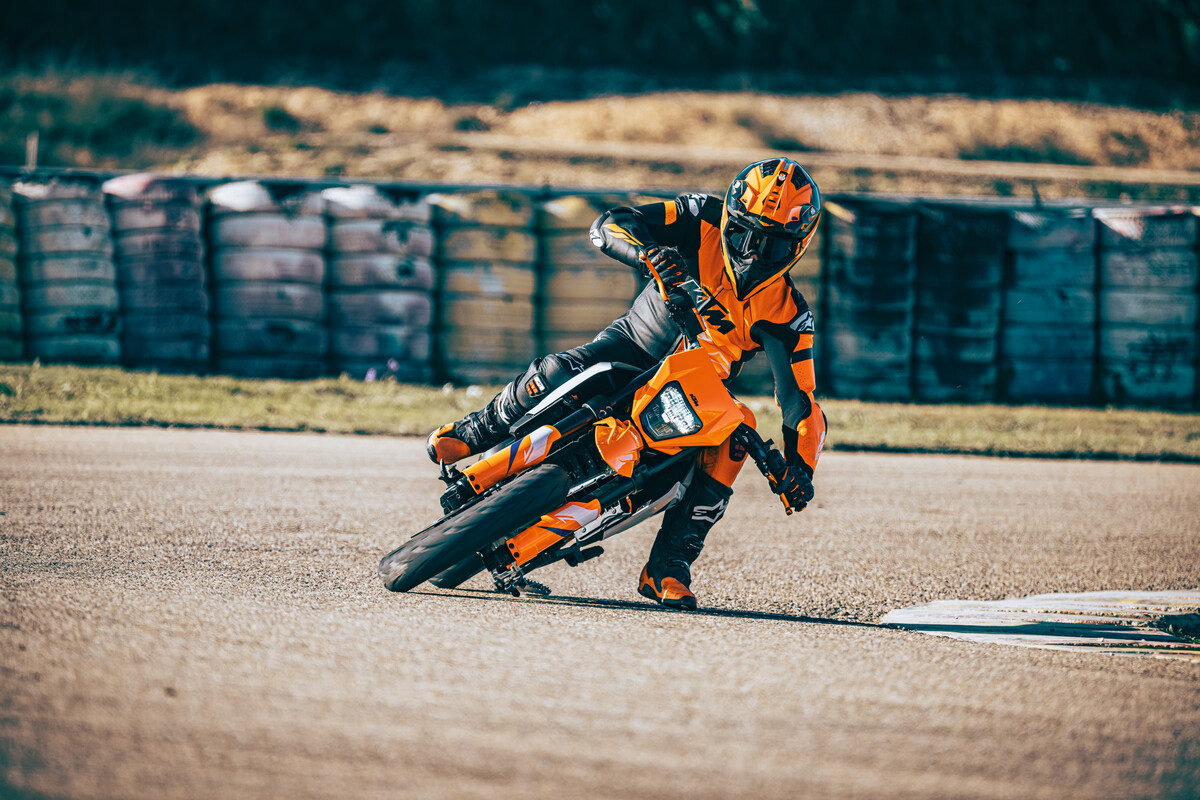 KTM 125 SMC R και 390 SMC R του 2025: Supermoto για όλους | gMotion by ...