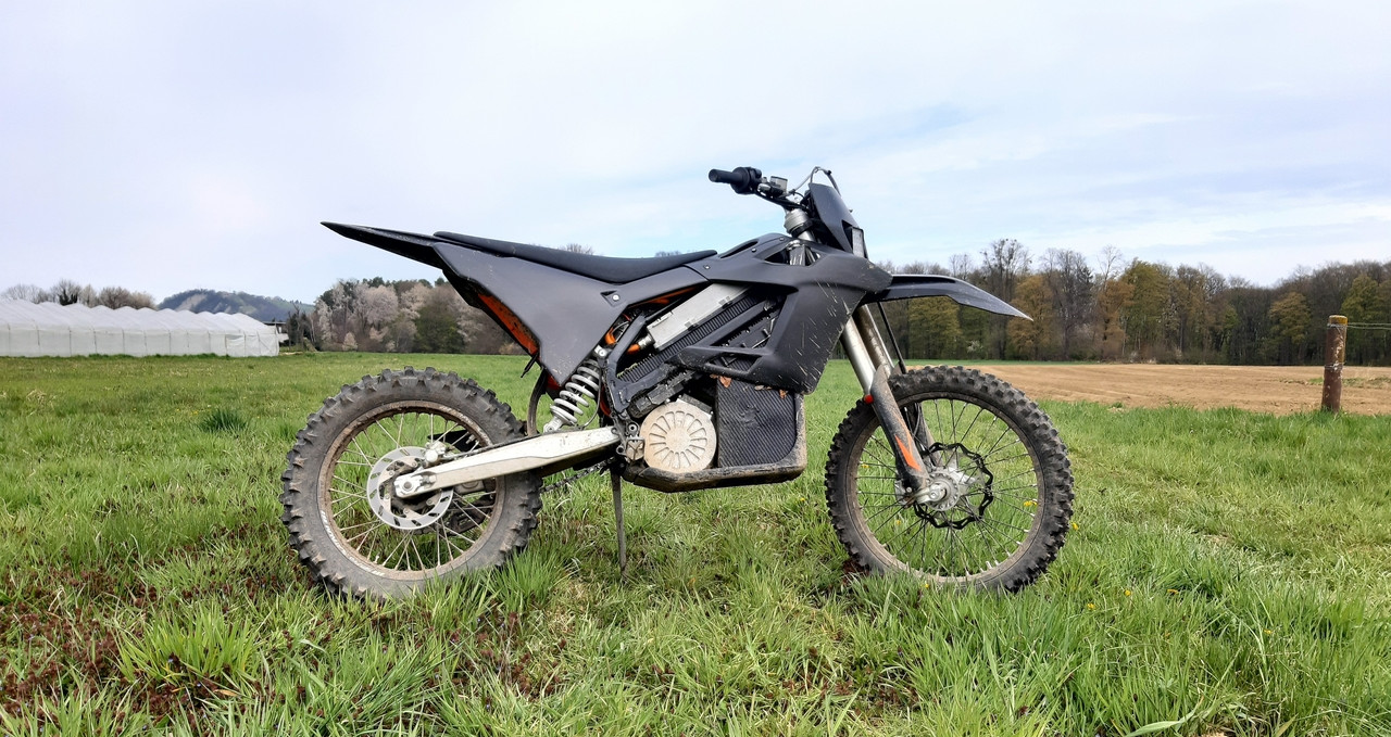 Η STRiX έχει την απόλυτη ηλεκτρική hard enduro | gMotion by gazzetta