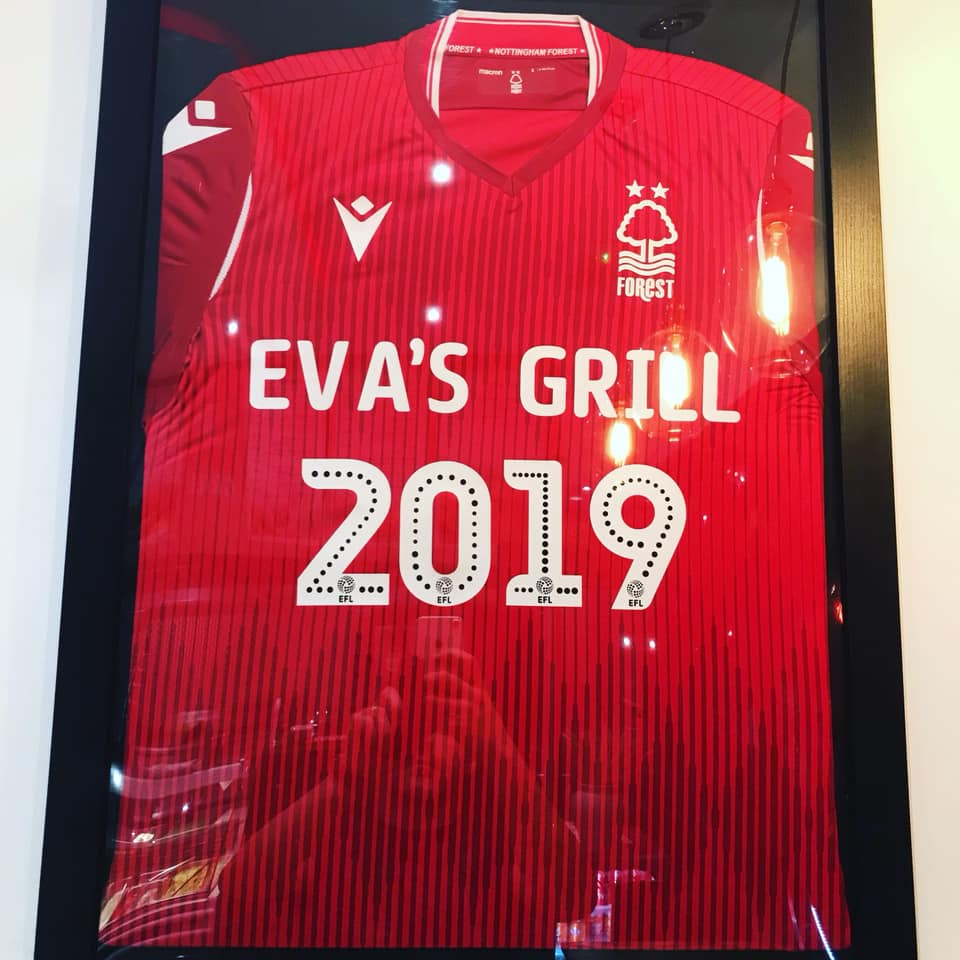 Eva's Grill: Το viral ελληνικό σουβλατζίδικο που αγαπούν οι φίλοι της ...