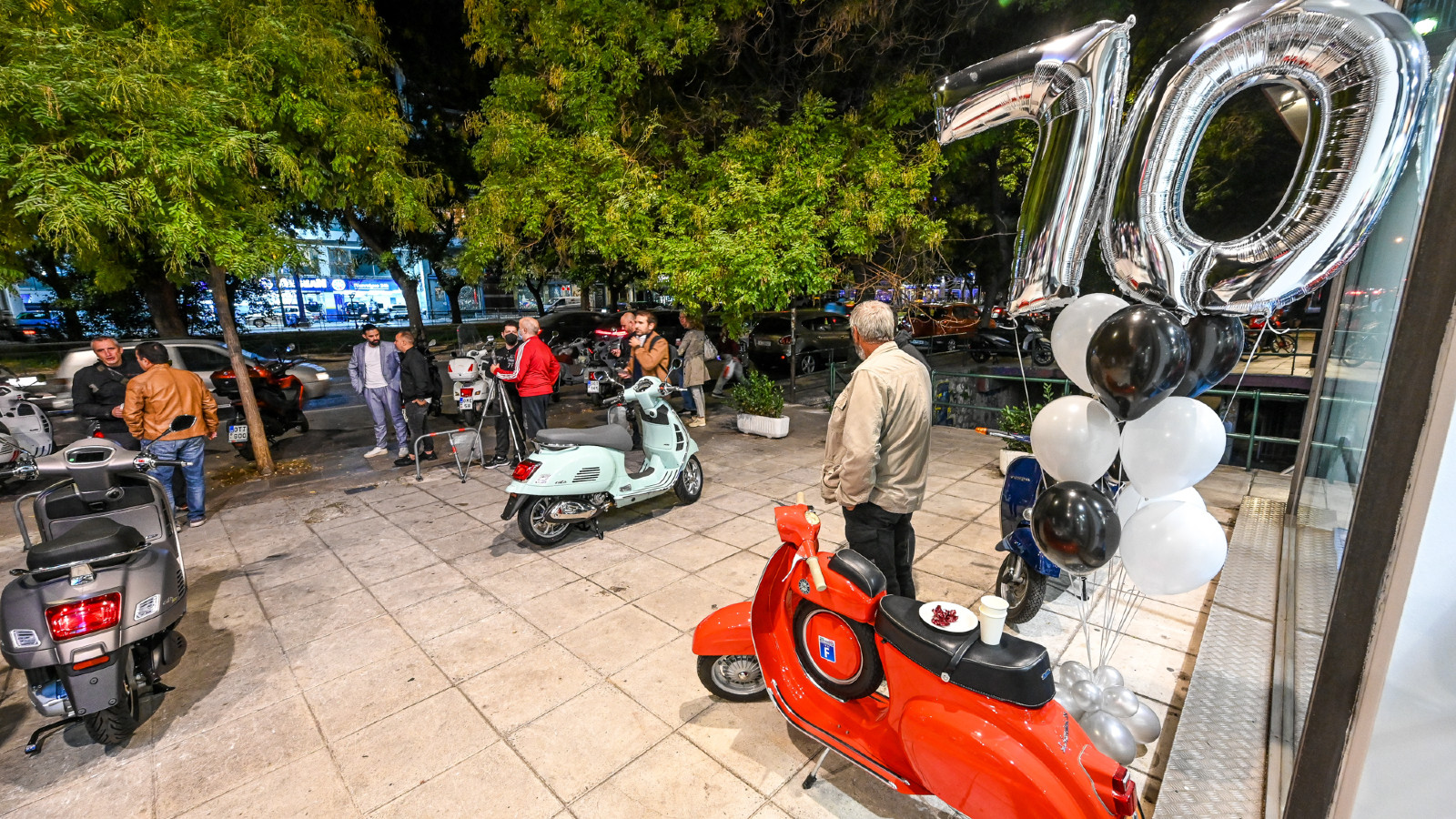 Piaggio Francesco: 70 χρόνια Vespa στην Ελλάδα | gMotion by gazzetta