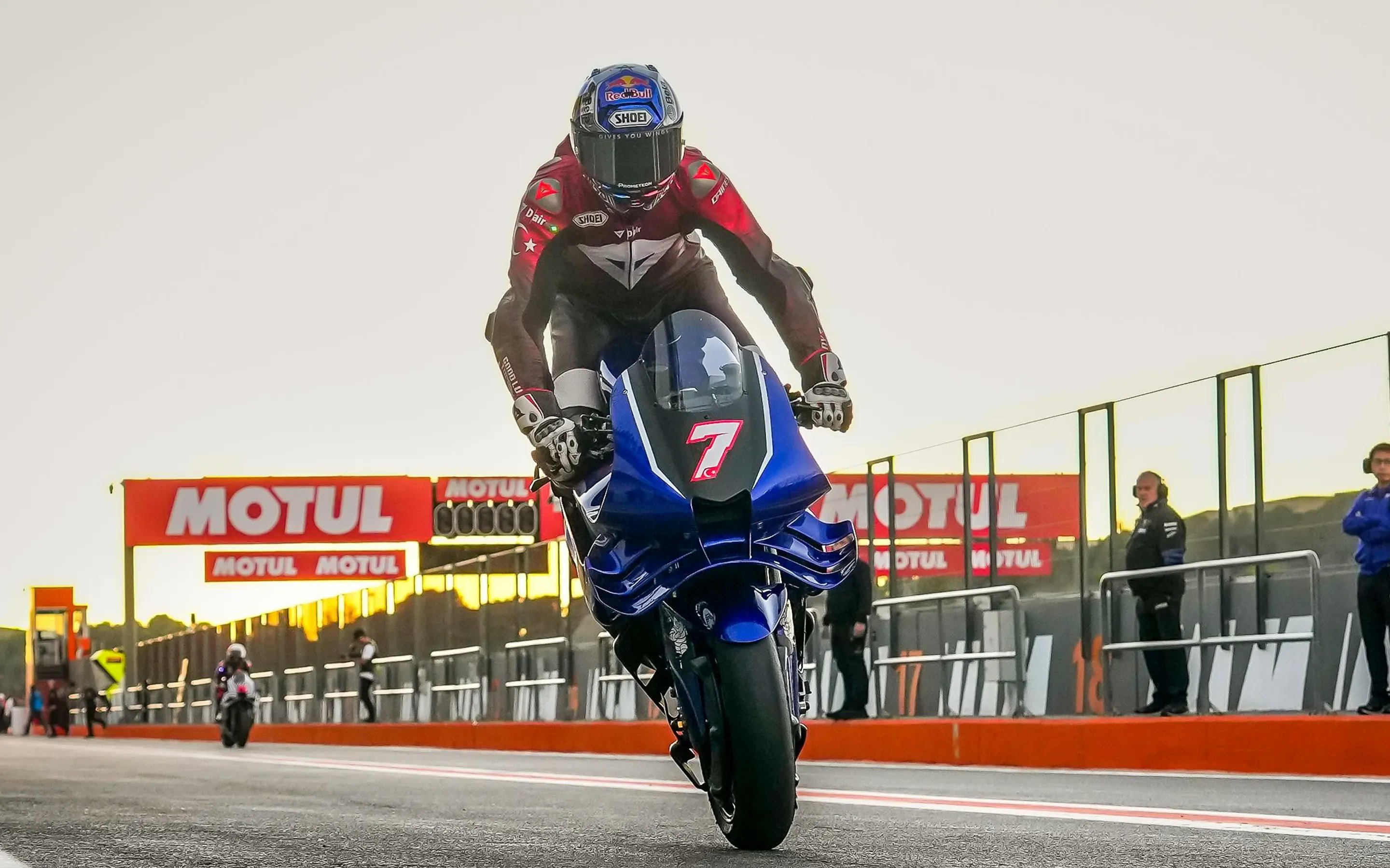 MotoGP: Ο Ραούλ Φερνάντεθ ταχύτερος στο τεστ της Βαλένθιας | gMotion by ...