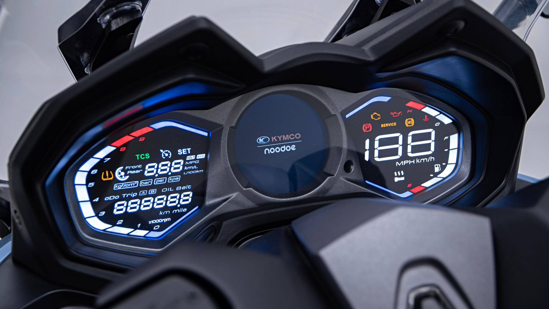 Ήρθαν τα πρώτα Kymco AK550 Premium στην Ελλάδα (vid) | gMotion by gazzetta