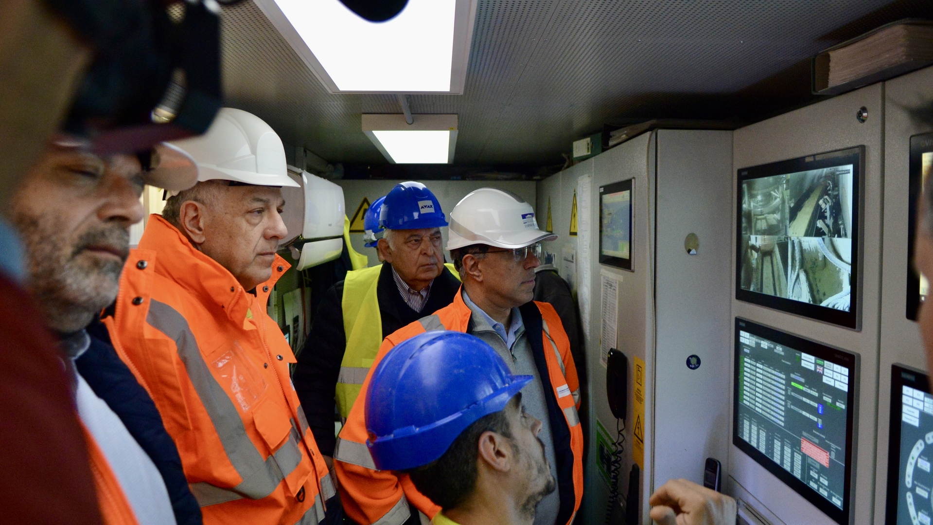 Γραμμή 4 Μετρό: Πόσο έχουν προχωρήσει οι δύο μετροπόντικες | gMotion by ...