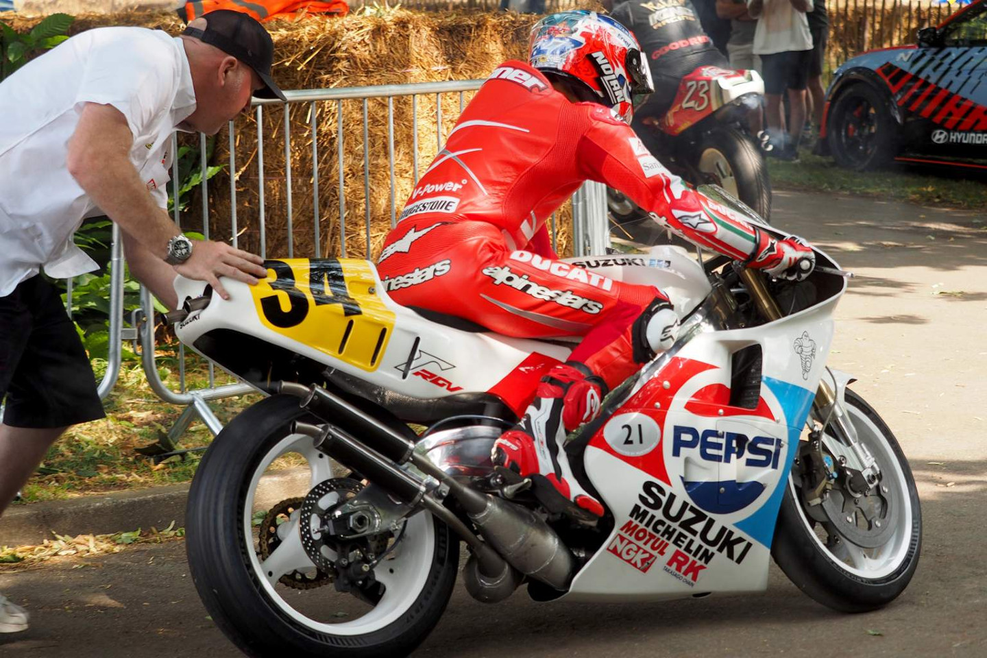 Όταν ο Κέισι Στόνερ οδήγησε για πρώτη φορά δίχρονη GP500 | gMotion by ...