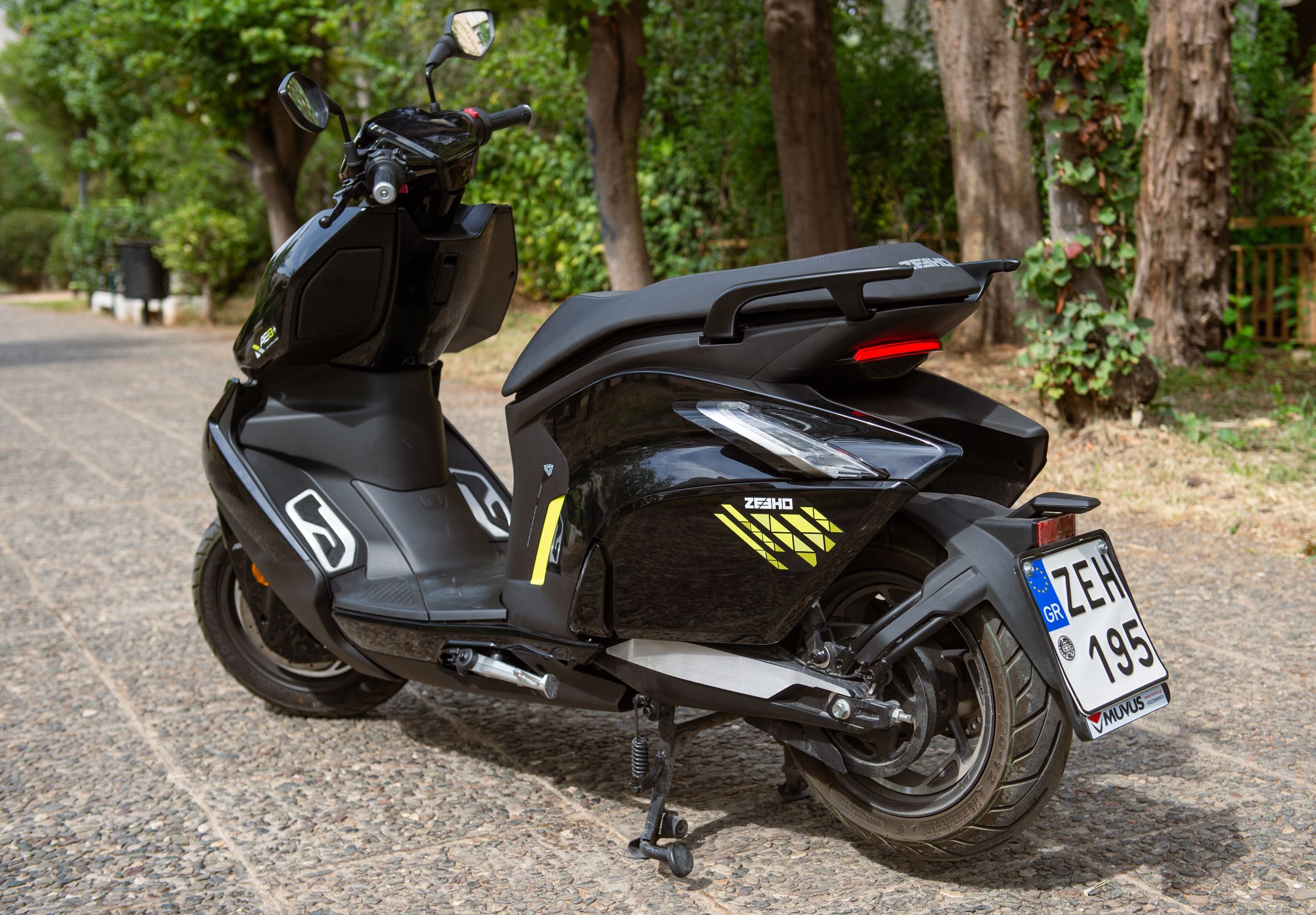 Test ride Zeeho AE8+: Ο Κινέζος προφήτης | gMotion by gazzetta