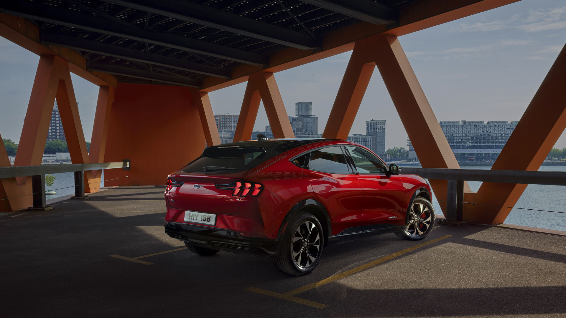 Ford Mustang Mach-E: Επιδόσεις, τεχνολογία και αυτονομία σε μέγιστο ...