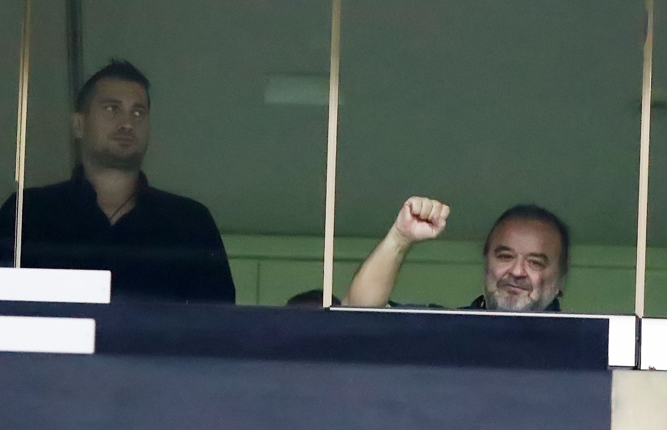 ΠΑΟΚ - ΑΕΚ: Πήρε θέση στα VIP της Τούμπας ο Ηλιόπουλος | Gazzetta