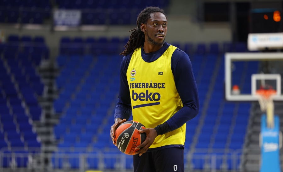 Τζόναθαν Μότλεϊ: Ένας «ευέλικτος» πρωταγωνιστής στα χέρια του Δημήτρη ...