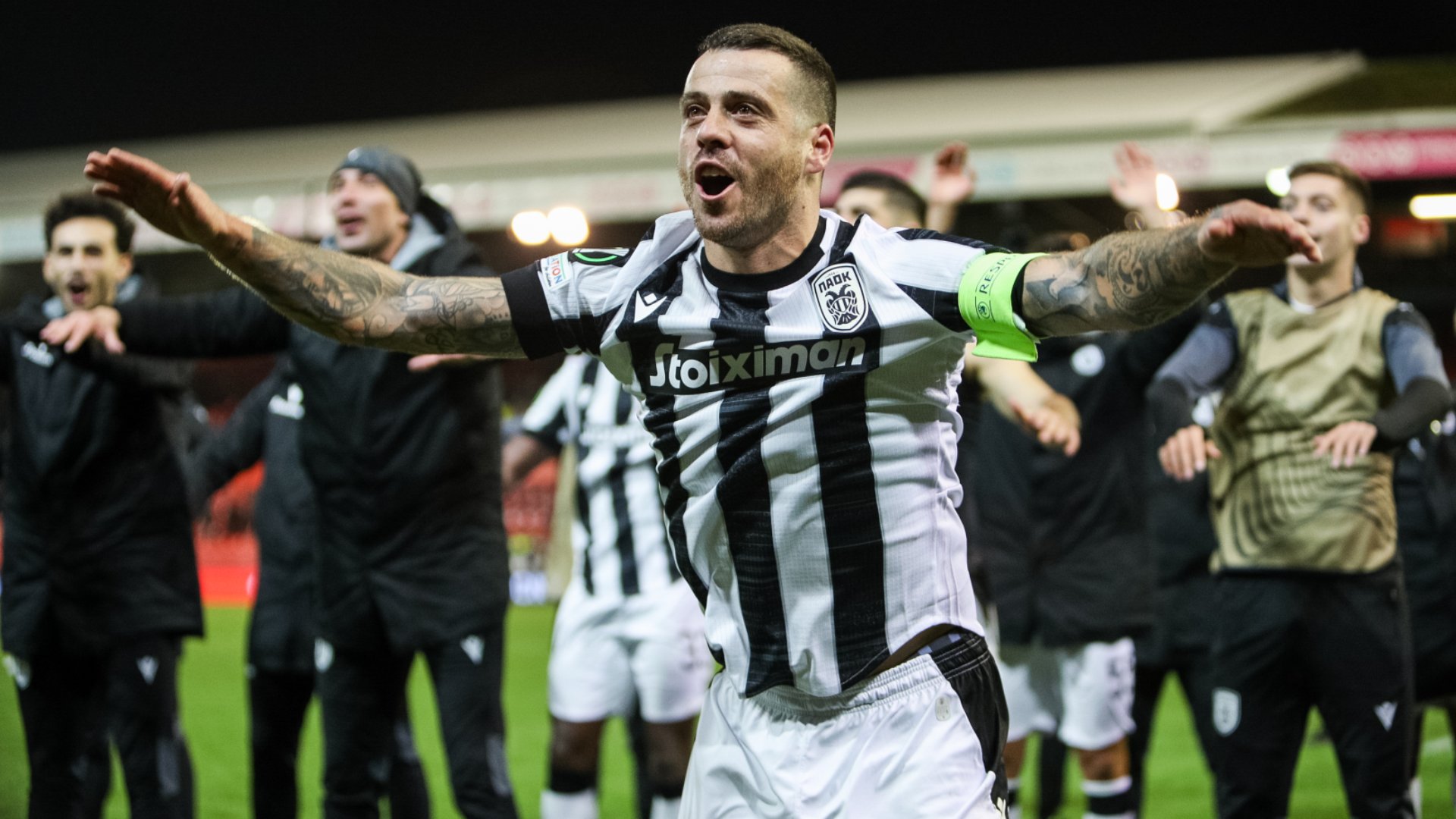 ΠΑΟΚ: Οι πανηγυρισμοί παικτών και κόσμου μετά την ανατροπή κόντρα στην ...