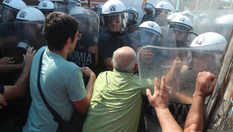 ΕΣΗΕΜ-Θ: «Η αστυνομία παρεμπόδισε δημοσιογράφους να καλύψουν τα ...