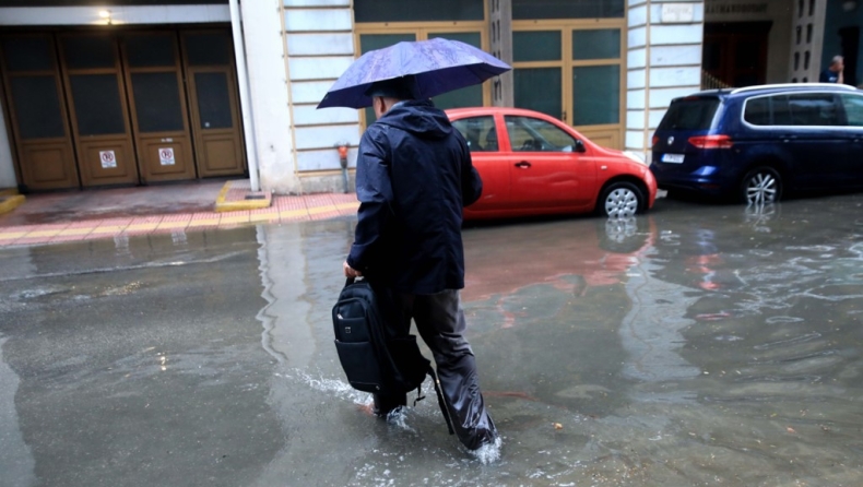 Σε εξέλιξη το κύμα κακοκαιρίας σε αρκετές περιοχές: Πού αναμένεται να ...