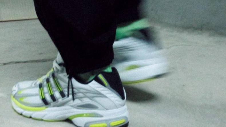 Τα adidas Originals ξεφυλλίζουν το αρχείο τους και παρουσιάζουν τη ...
