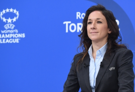 H Ναντίν Κέσλερ στην Ελλάδα για το ποδόσφαιρο γυναικών! | Gazzetta