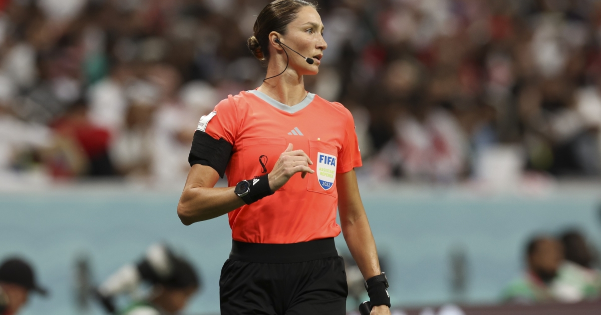 Κάθριν Νέσμπιτ: Μια χημική αναλύτρια στην ομάδα διαιτησίας του τελικού ...