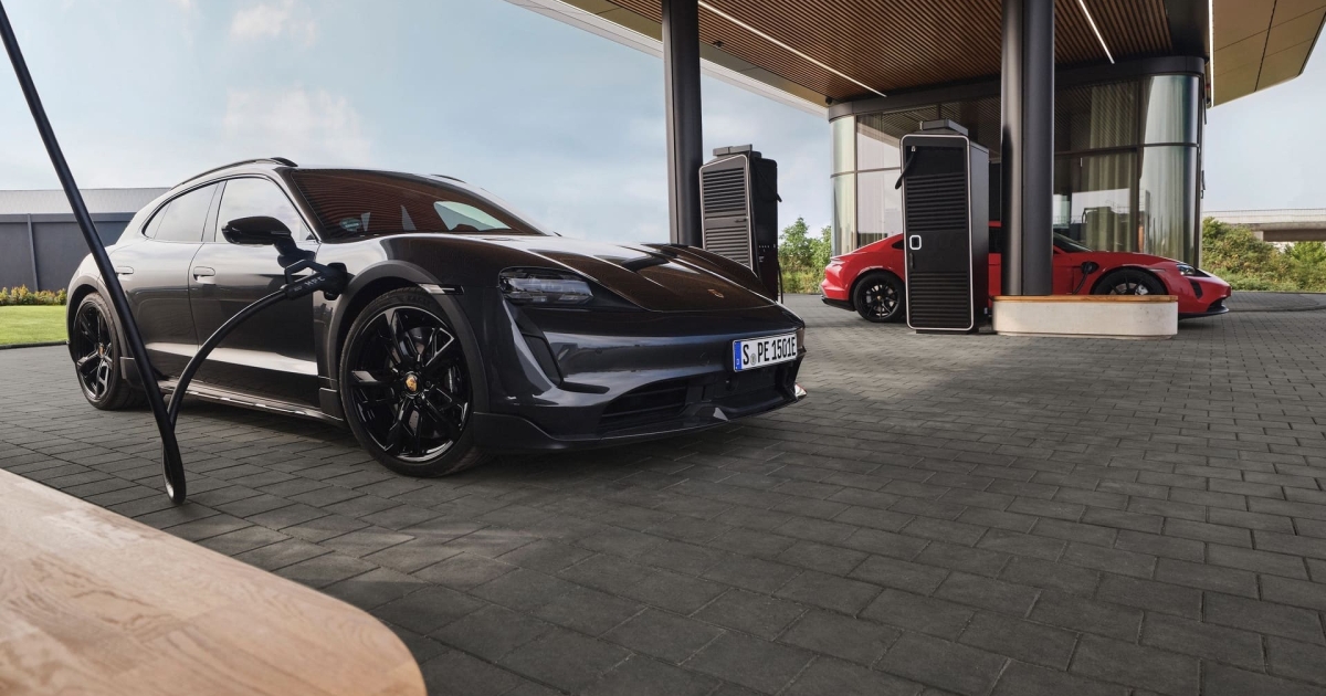 Άνοιξε το πρώτο Porsche Charging Lounge: Πού βρίσκεται, πόσο κοστίζει η ...