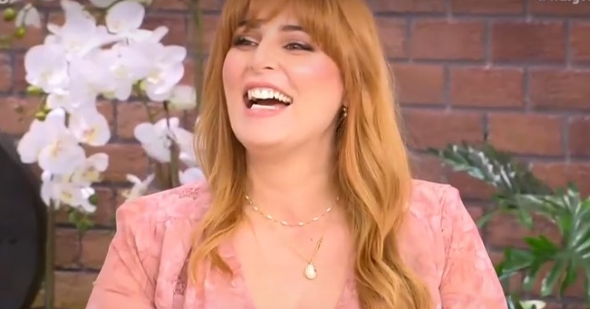 H Εβελίνα Νικόλιζα δημοσίευσε υβριστικό μήνυμα που της έστειλε γνωστός τραγουδιστής: «Τυχάρπαστη ...